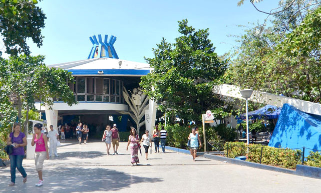 Modernizarán emblemática fábrica de helados Coppelia • Trabajadores