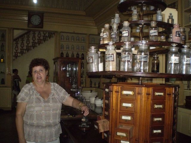 La larga vida de la Botica Francesa de Matanzas • Trabajadores