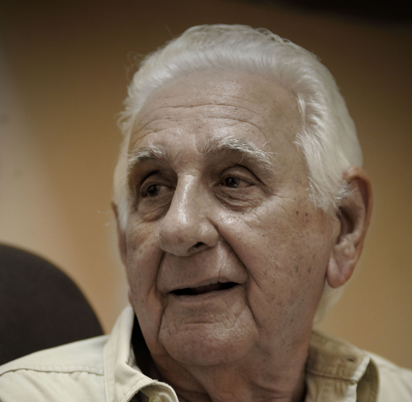 Un hombre de radio • Trabajadores