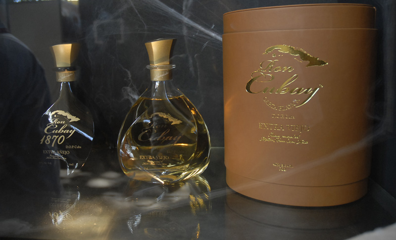 Ron marca Premium Cubay, el cofre y sus joyas
