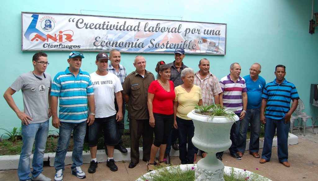 Arriban a La Habana participantes en la Exposición Aniversario 40 de la ...