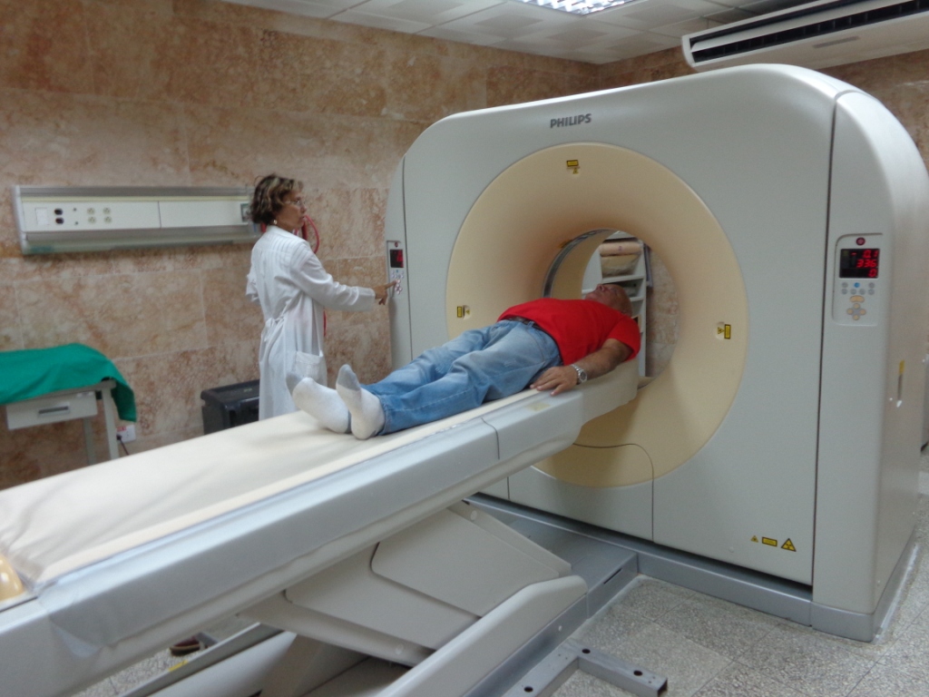 Instalan tomógrafo multicorte en mayor centro hospitalario de Sancti ...