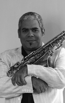 César López actuará en la ceremonia de apertura de Poemas capitales ...