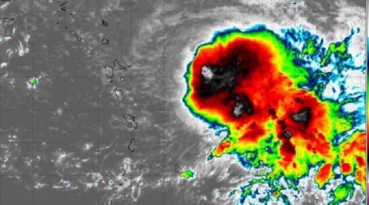 Tormenta tropical Fiona próxima al Arco de las Antillas Menores ...