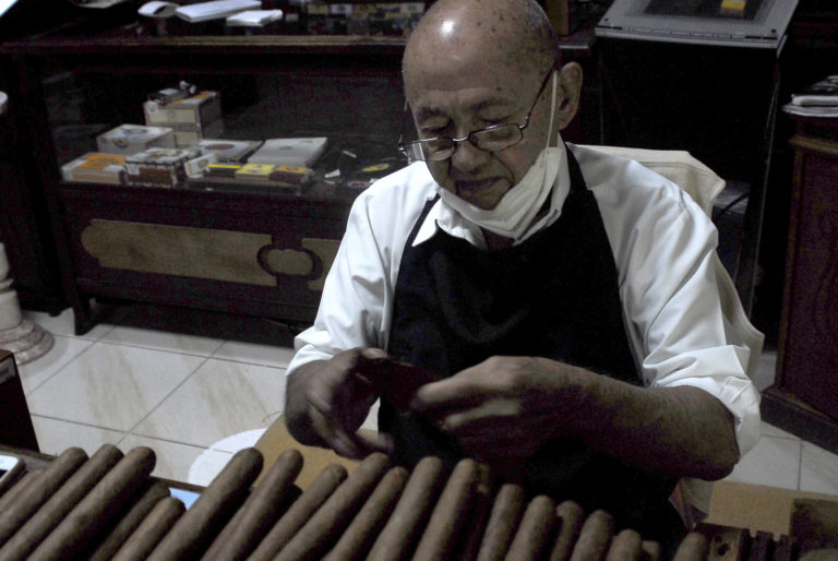 RETRATOS: Un tabaquero afortunado (+ Fotos) • Trabajadores