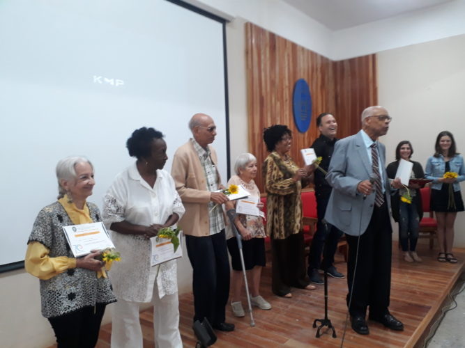 Recibe UCLV Sello 60 Aniversario de la UNEAC • Trabajadores
