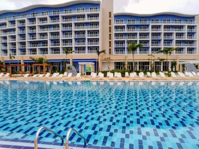 Anuncian entrada en operaciones de hotel en Varadero • Trabajadores