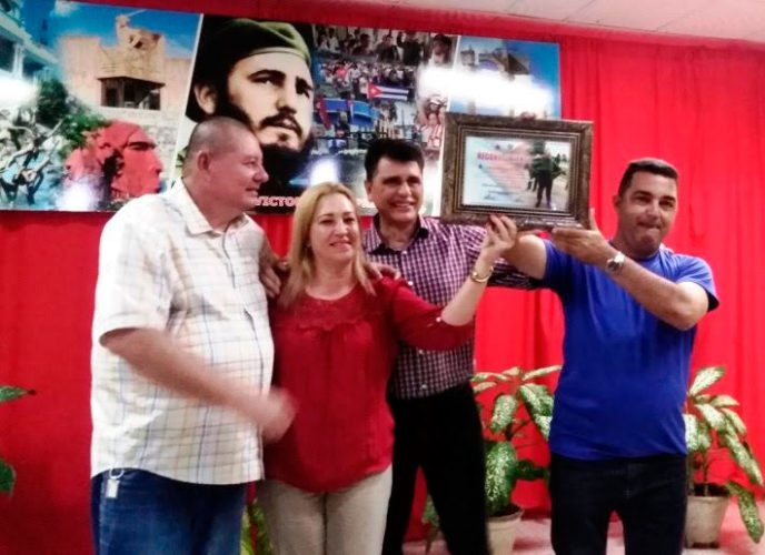 En Las Tunas abrazan a sus héroes • Trabajadores