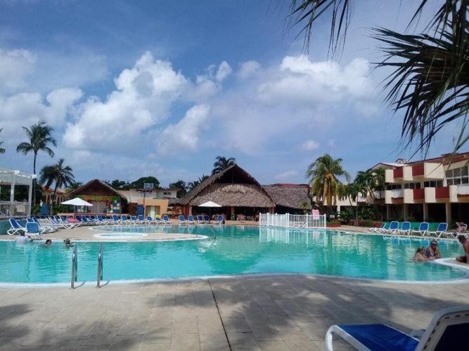 Villa Tortuga de Varadero primero en Cuba como hotel “pet friendly” • Trabajadores