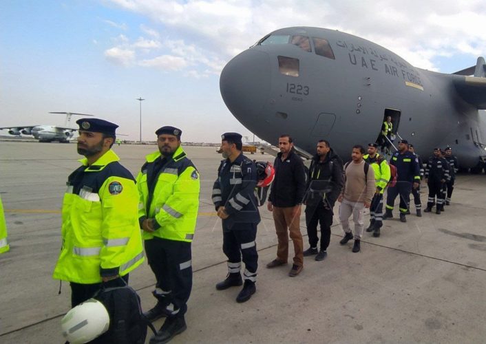 Puente aéreo de ayuda humanitaria a Siria • Trabajadores