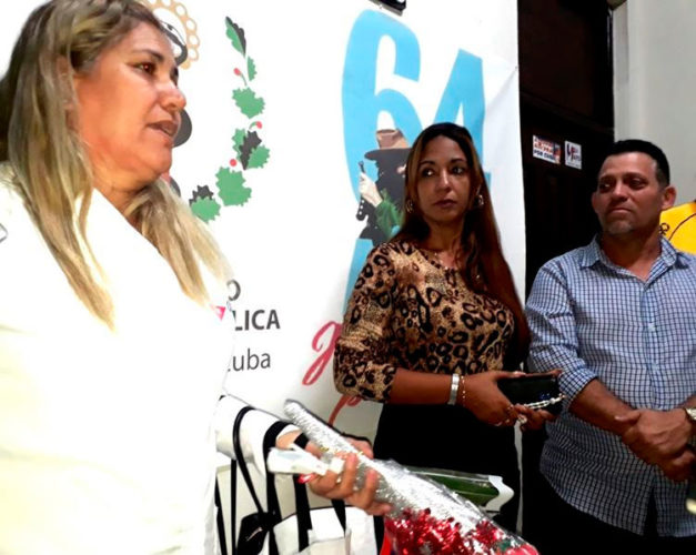 Efusivo recibimiento a la enfermera Taymí en Las Tunas (+ Fotos ...