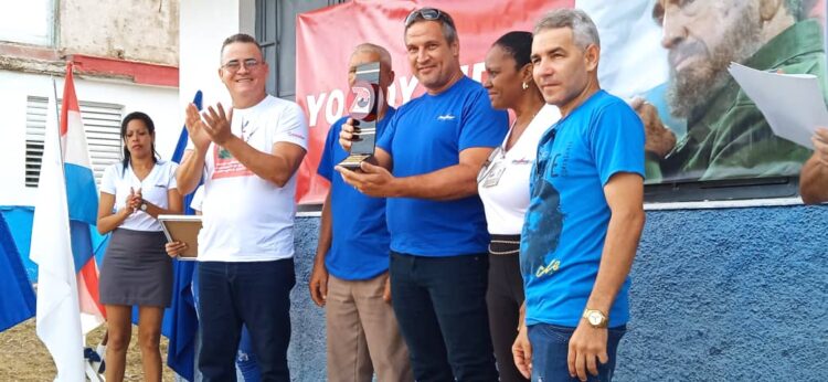 Holguín con cuatro colectivos "70 Aniversario del Moncada" • Trabajadores