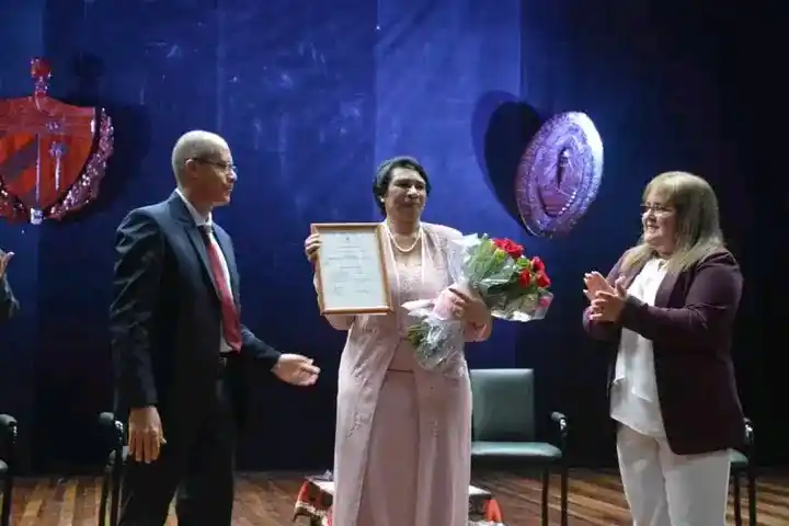 Concede UCLV categoría especial de Profesor Emérito a la Dra.C. Miriam ...