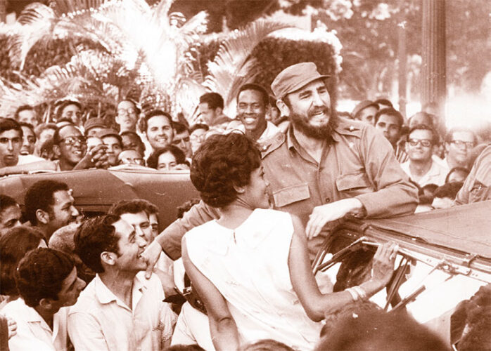Fidel muy cerca de los profesores • Trabajadores